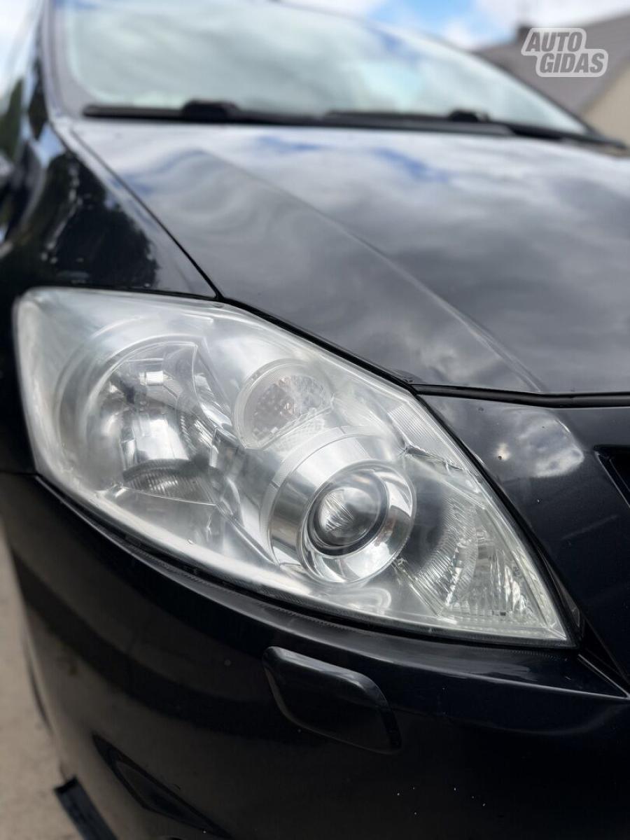 Melns Toyota Auris 2011 Kauņa, ar dzinēja tilpumu 1.40 L un nobraukumu 400 tūkst. km par 3450 €, foto 12 vietnē AUTOMOTO.COM.LV