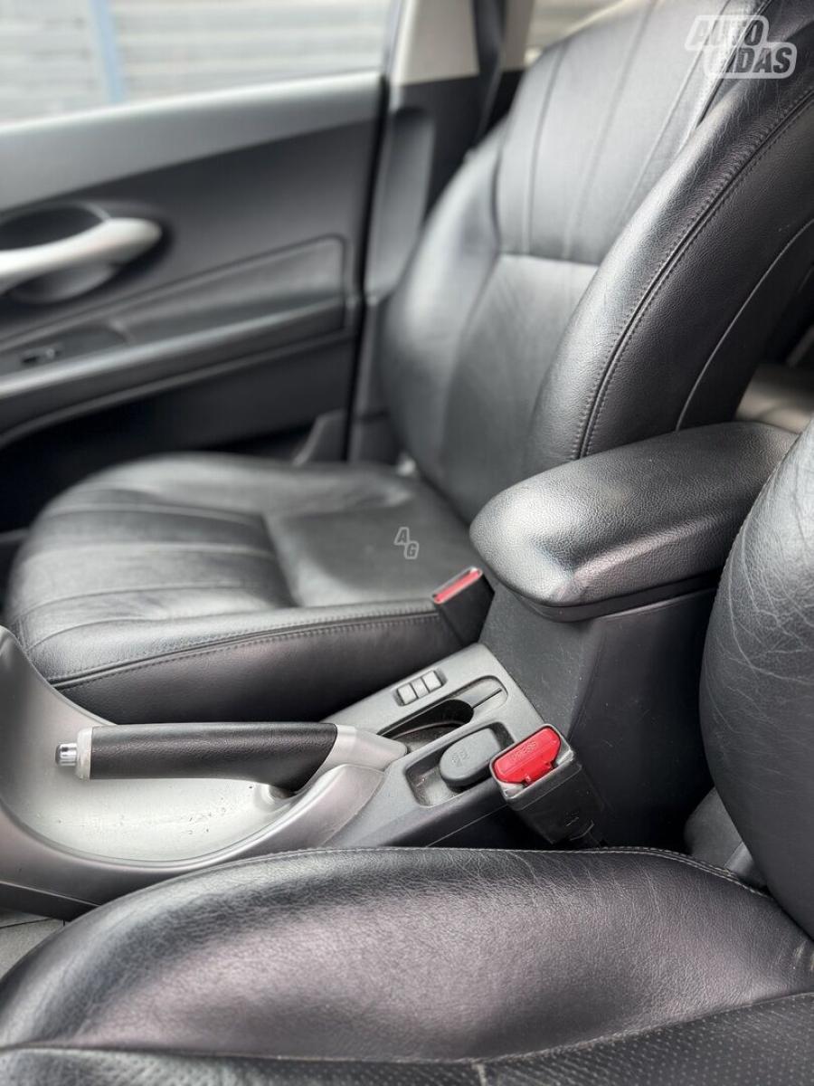 Melns Toyota Auris 2011 Kauņa, ar dzinēja tilpumu 1.40 L un nobraukumu 400 tūkst. km par 3450 €, foto 22 vietnē AUTOMOTO.COM.LV