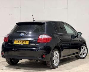 Black Toyota Auris 2011 in Klaipeda, with an engine capacity of 1.80 L and mileage of 271 thousand km for 5555 €, photo 14 on AUTOMOTO.COM.LV