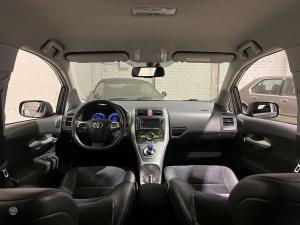 Black Toyota Auris 2011 in Klaipeda, with an engine capacity of 1.80 L and mileage of 271 thousand km for 5555 €, photo 17 on AUTOMOTO.COM.LV