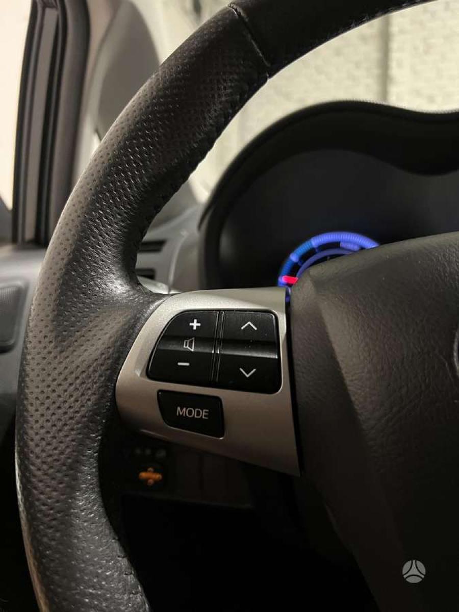 Black Toyota Auris 2011 in Klaipeda, with an engine capacity of 1.80 L and mileage of 271 thousand km for 5555 €, photo 21 on AUTOMOTO.COM.LV