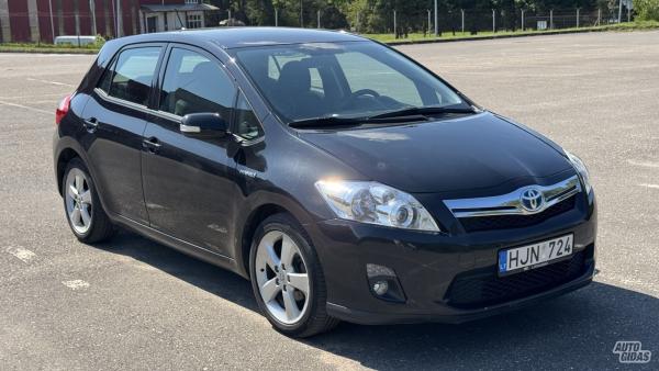 Black Toyota Auris 2011 in Vilnius, with an engine capacity of 1.80 L and mileage of 86 thousand km for 6500 €, photo 2 on AUTOMOTO.COM.LV