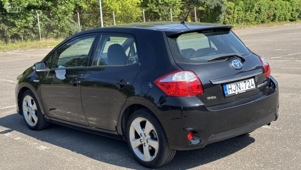 Black Toyota Auris 2011 in Vilnius, with an engine capacity of 1.80 L and mileage of 86 thousand km for 6500 €, photo 3 on AUTOMOTO.COM.LV