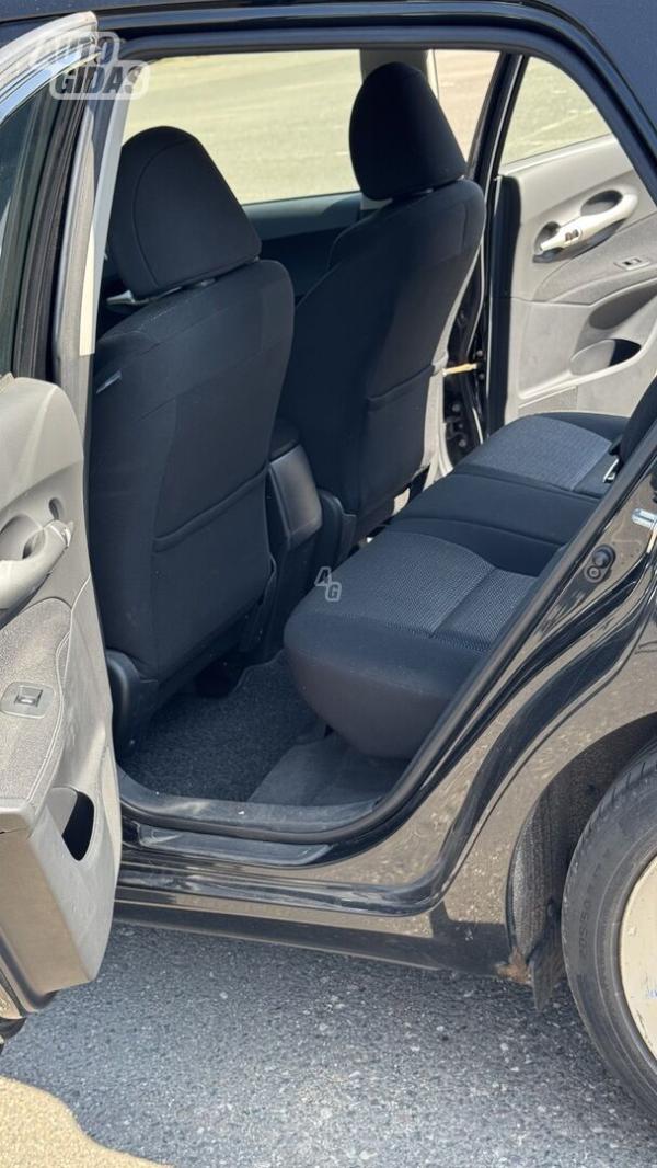 Black Toyota Auris 2011 in Vilnius, with an engine capacity of 1.80 L and mileage of 86 thousand km for 6500 €, photo 8 on AUTOMOTO.COM.LV