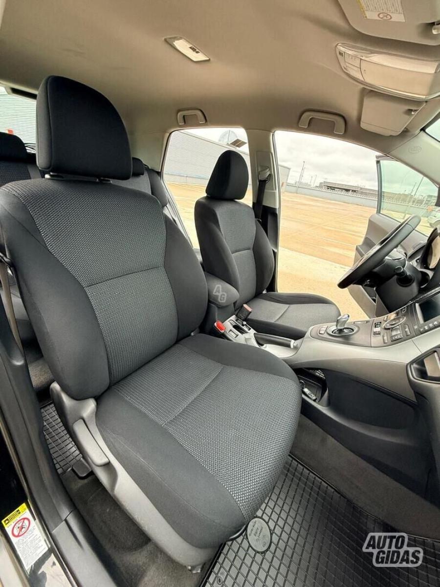 Melns Toyota Auris 2011 Ukmergė, ar dzinēja tilpumu 1.80 L un nobraukumu 200 tūkst. km par 6450 €, foto 30 vietnē AUTOMOTO.COM.LV