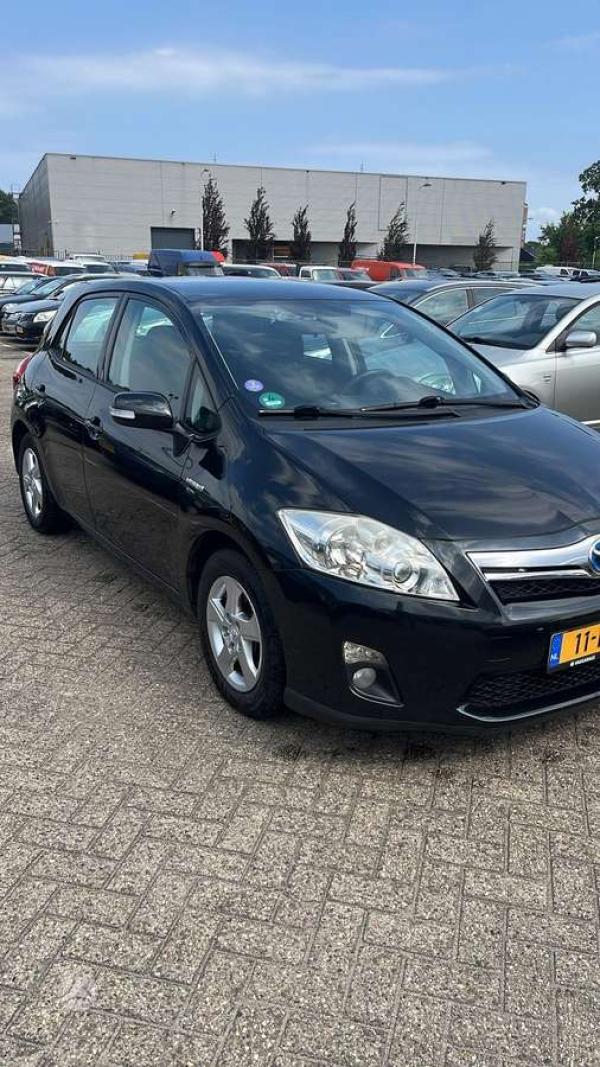 Black Toyota Auris 2011 in Kaunas, with an engine capacity of 1.80 L and mileage of 253 thousand km for 6000 €, photo 1 on AUTOMOTO.COM.LV