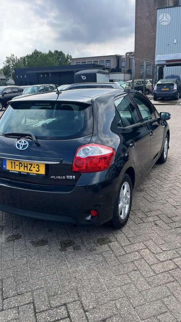 Black Toyota Auris 2011 in Kaunas, with an engine capacity of 1.80 L and mileage of 253 thousand km for 6000 €, photo 10 on AUTOMOTO.COM.LV