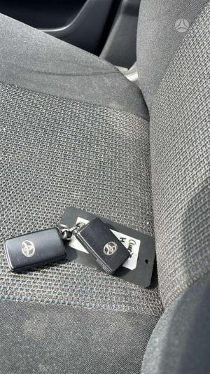 Melns Toyota Auris 2011 Kauņa, ar dzinēja tilpumu 1.80 L un nobraukumu 253 tūkst. km par 6000 €, foto 11 vietnē AUTOMOTO.COM.LV