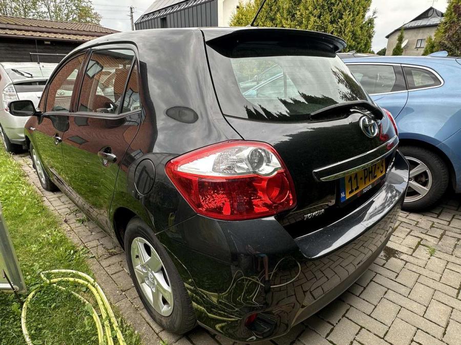 Melns Toyota Auris 2011 Kauņa, ar dzinēja tilpumu 1.80 L un nobraukumu 253 tūkst. km par 6000 €, foto 19 vietnē AUTOMOTO.COM.LV