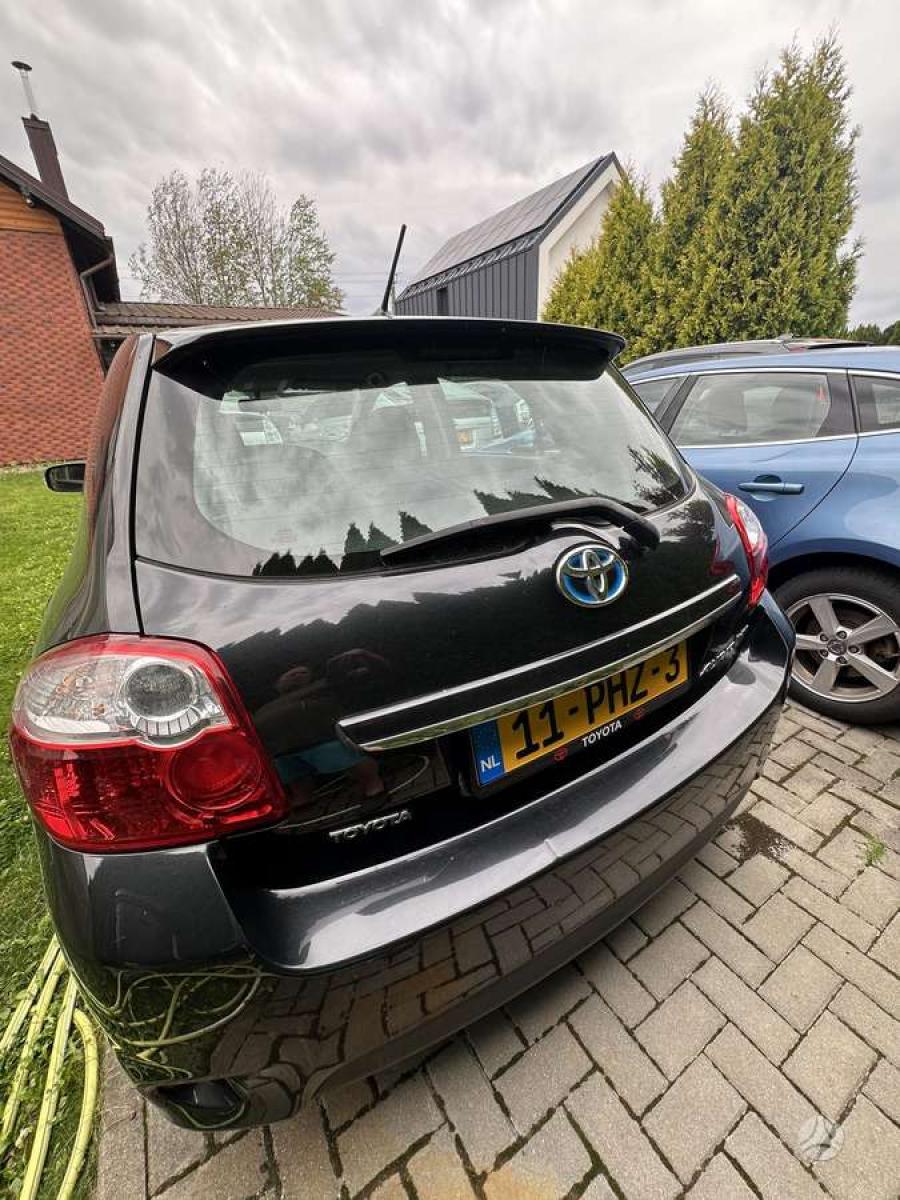 Melns Toyota Auris 2011 Kauņa, ar dzinēja tilpumu 1.80 L un nobraukumu 253 tūkst. km par 6000 €, foto 20 vietnē AUTOMOTO.COM.LV