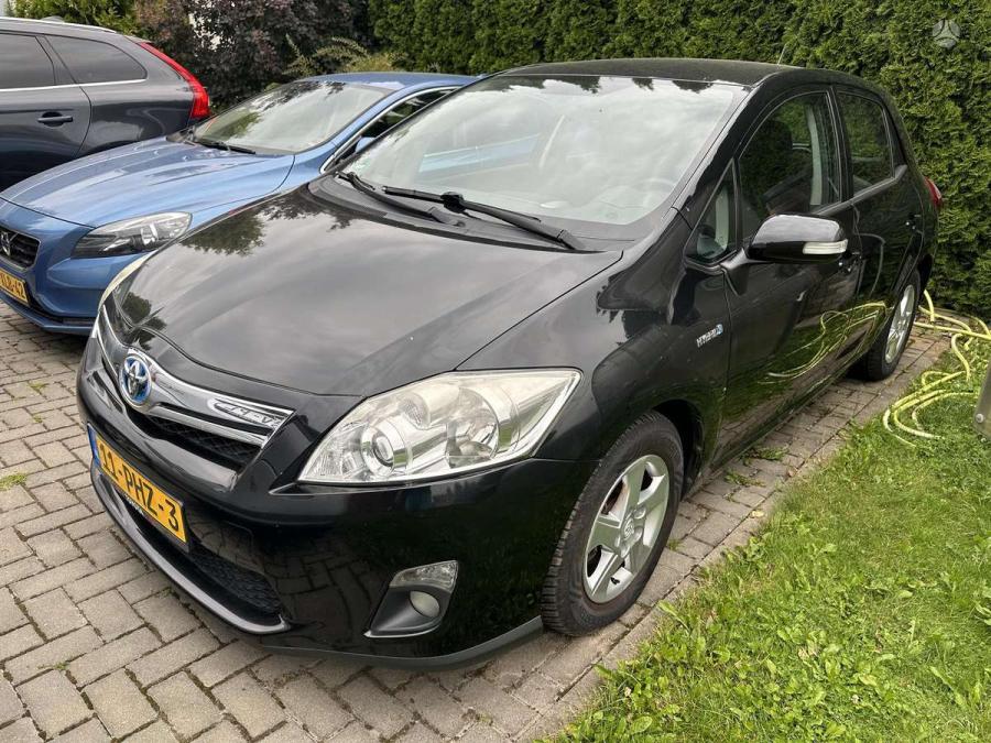 Melns Toyota Auris 2011 Kauņa, ar dzinēja tilpumu 1.80 L un nobraukumu 253 tūkst. km par 6000 €, foto 27 vietnē AUTOMOTO.COM.LV