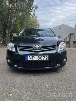 Melns Toyota Auris 2011 Rīga, ar dzinēja tilpumu 2.00 L un nobraukumu 286 tūkst. km par 3300 €, foto 6 vietnē AUTOMOTO.COM.LV