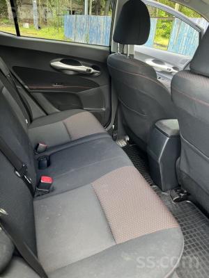 Melns Toyota Auris 2011 Rīga, ar dzinēja tilpumu 2.00 L un nobraukumu 286 tūkst. km par 3300 €, foto 16 vietnē AUTOMOTO.COM.LV