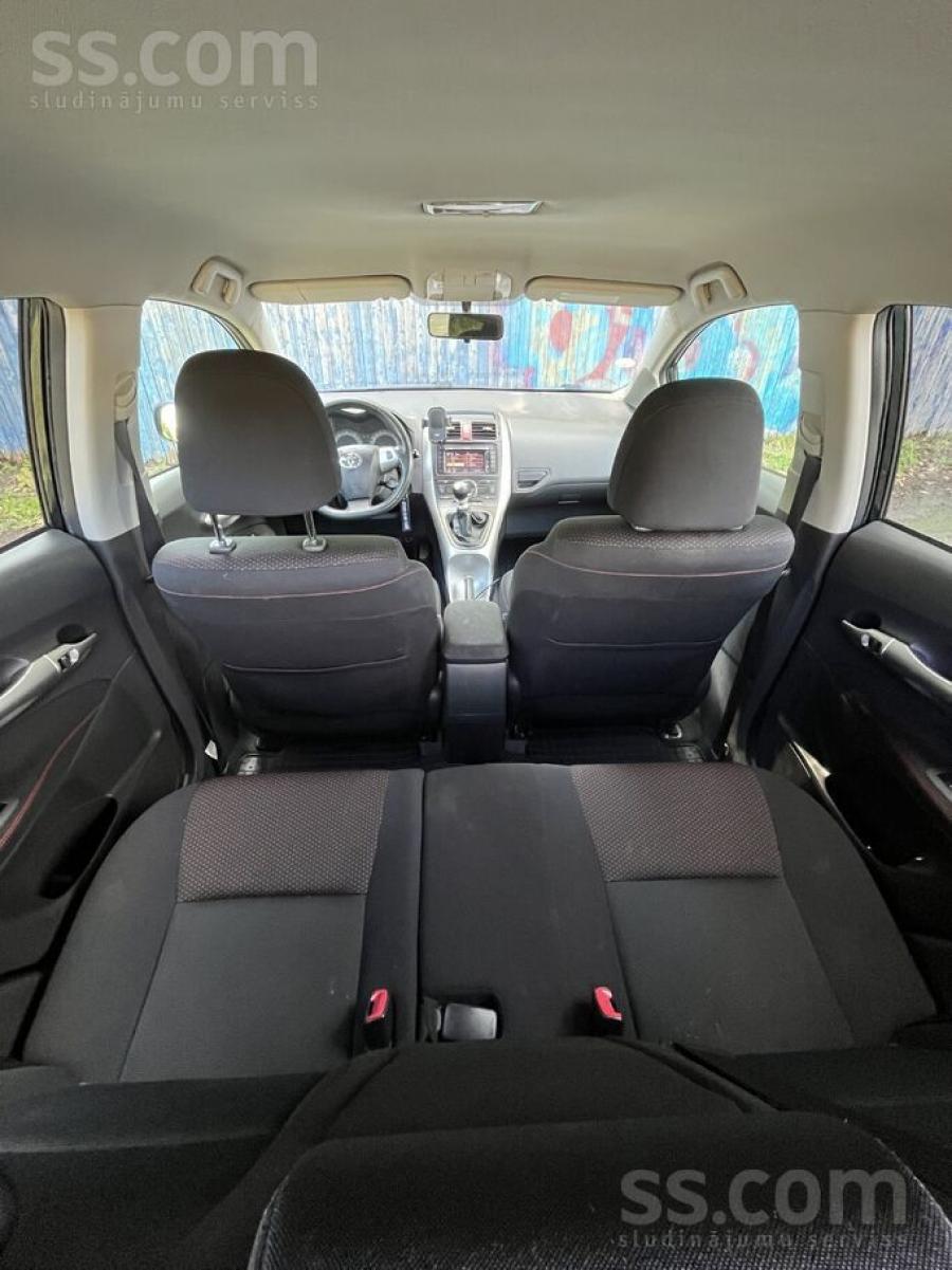 Melns Toyota Auris 2011 Rīga, ar dzinēja tilpumu 2.00 L un nobraukumu 286 tūkst. km par 3300 €, foto 17 vietnē AUTOMOTO.COM.LV