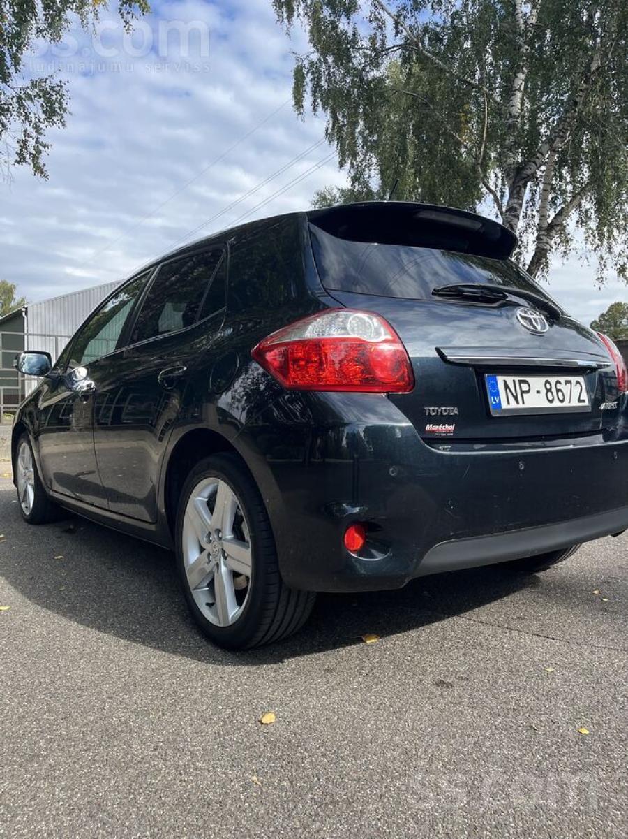 Melns Toyota Auris 2011 Rīga, ar dzinēja tilpumu 2.00 L un nobraukumu 286 tūkst. km par 3300 €, foto 20 vietnē AUTOMOTO.COM.LV