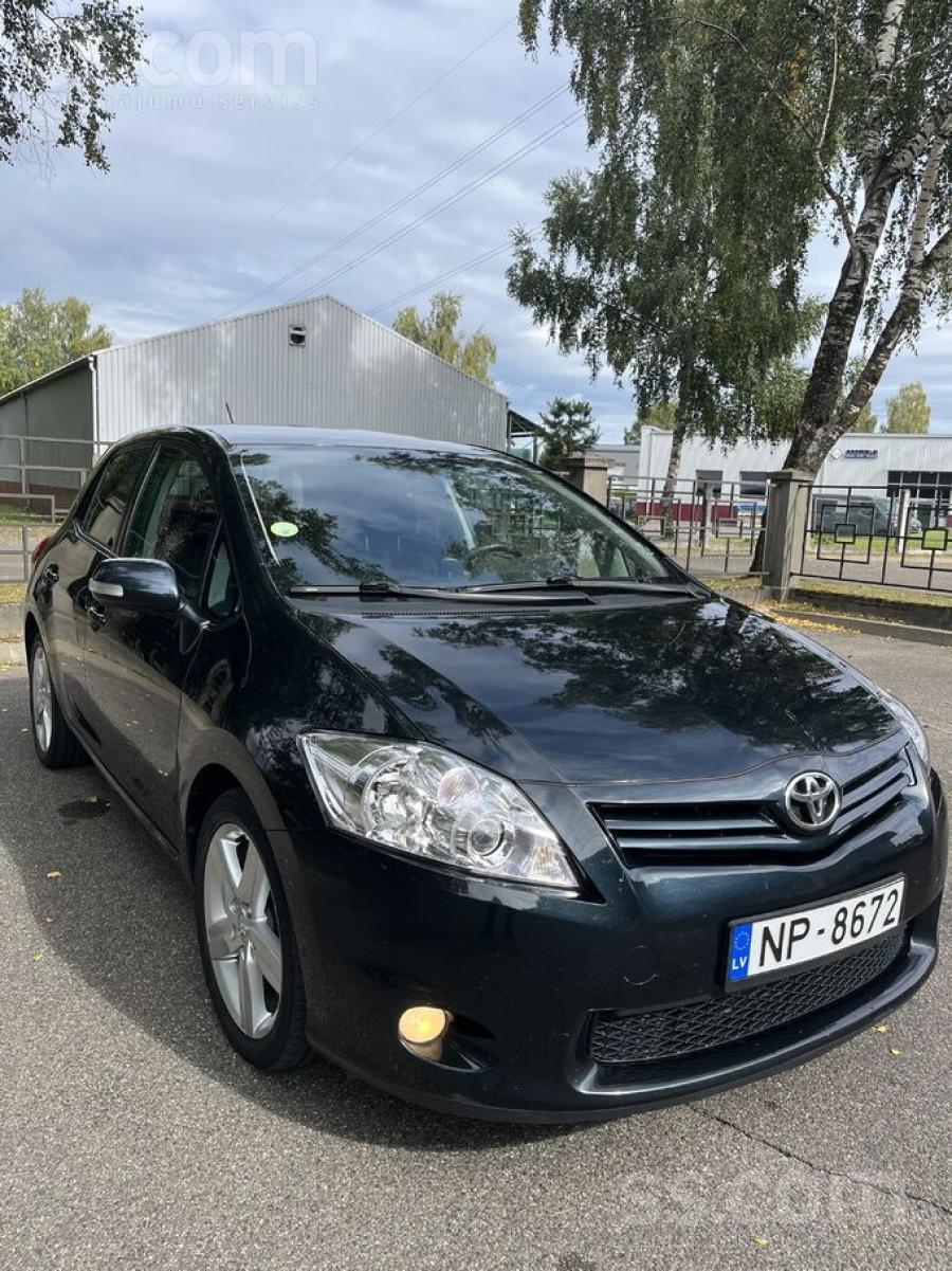 Melns Toyota Auris 2011 Rīga, ar dzinēja tilpumu 2.00 L un nobraukumu 286 tūkst. km par 3300 €, foto 23 vietnē AUTOMOTO.COM.LV