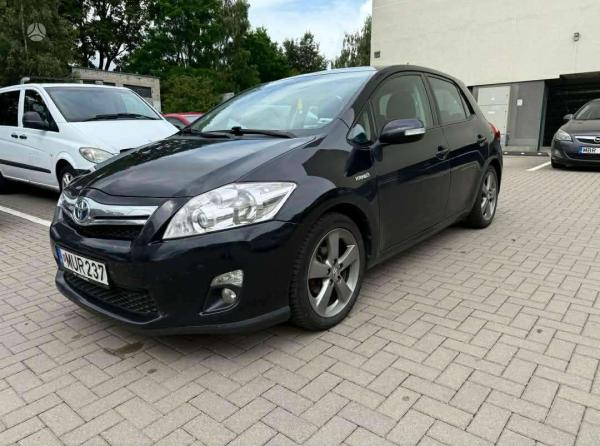 Black Toyota Auris 2012 in Vilnius, with an engine capacity of 0.00 L and mileage of 258 thousand km for 6000 €, photo 1 on AUTOMOTO.COM.LV
