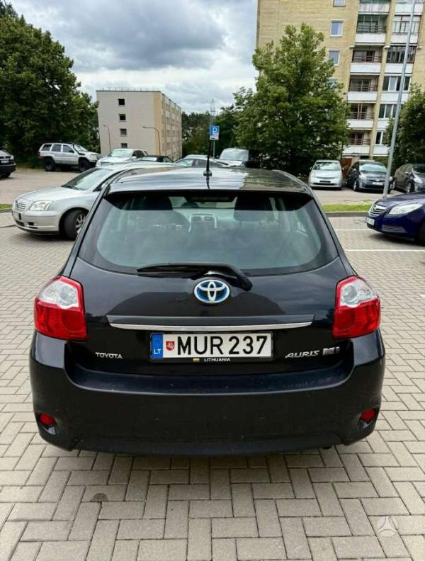 Black Toyota Auris 2012 in Vilnius, with an engine capacity of 0.00 L and mileage of 258 thousand km for 6000 €, photo 5 on AUTOMOTO.COM.LV