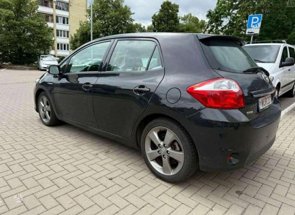 Black Toyota Auris 2012 in Vilnius, with an engine capacity of 0.00 L and mileage of 258 thousand km for 6000 €, photo 6 on AUTOMOTO.COM.LV