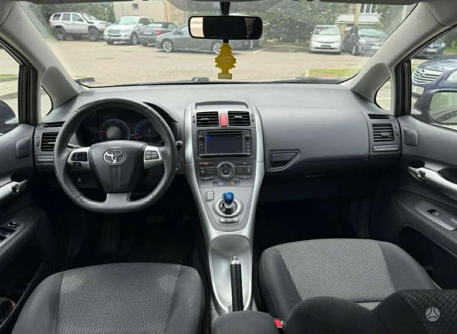 Melns Toyota Auris 2012 Viļņa, ar dzinēja tilpumu 0.00 L un nobraukumu 258 tūkst. km par 6000 €, foto 7 vietnē AUTOMOTO.COM.LV