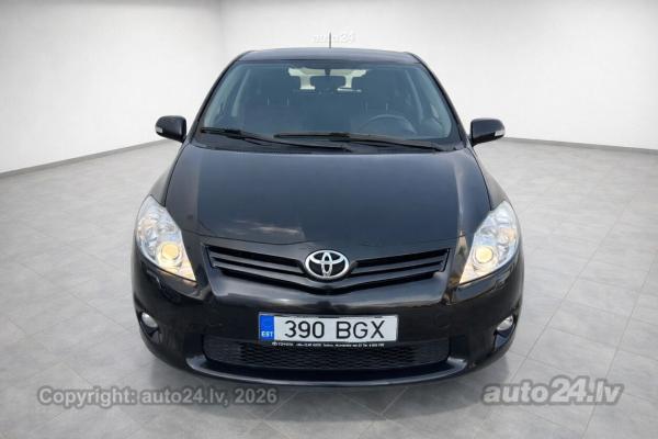 Black Toyota Auris 2012 in Tartu, with an engine capacity of 1.60 L and mileage of 208 thousand km for 5300 €, photo 2 on AUTOMOTO.COM.LV