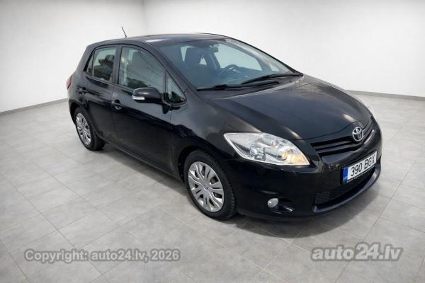 Black Toyota Auris 2012 in Tartu, with an engine capacity of 1.60 L and mileage of 208 thousand km for 5300 €, photo 3 on AUTOMOTO.COM.LV