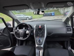 Black Toyota Auris 2012 in Ukmerge, with an engine capacity of 1.80 L and mileage of 170 thousand km for 6300 €, photo 19 on AUTOMOTO.COM.LV