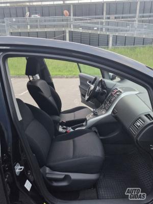 Black Toyota Auris 2012 in Ukmerge, with an engine capacity of 1.80 L and mileage of 170 thousand km for 6300 €, photo 29 on AUTOMOTO.COM.LV