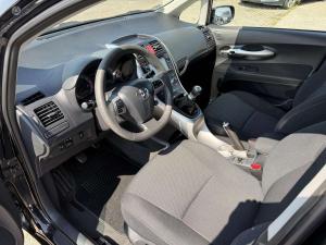 Melns Toyota Auris 2012 Marijampole, ar dzinēja tilpumu 1.60 L un nobraukumu 170 tūkst. km par 4990 €, foto 8 vietnē AUTOMOTO.COM.LV