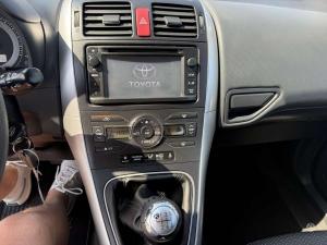 Melns Toyota Auris 2012 Marijampole, ar dzinēja tilpumu 1.60 L un nobraukumu 170 tūkst. km par 4990 €, foto 9 vietnē AUTOMOTO.COM.LV