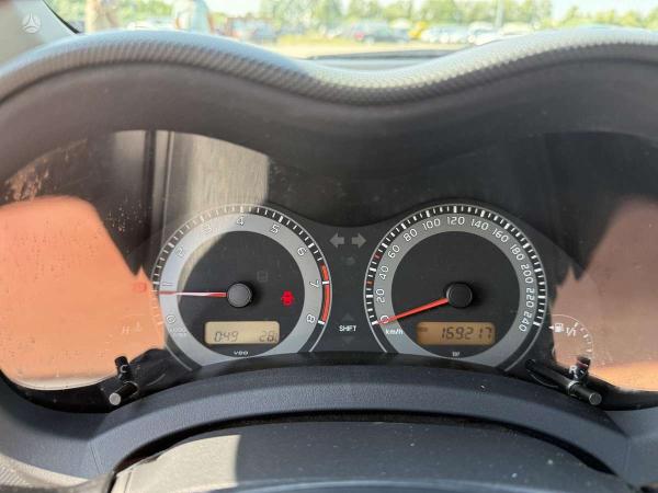 Melns Toyota Auris 2012 Marijampole, ar dzinēja tilpumu 1.60 L un nobraukumu 170 tūkst. km par 4990 €, foto 9 vietnē AUTOMOTO.COM.LV