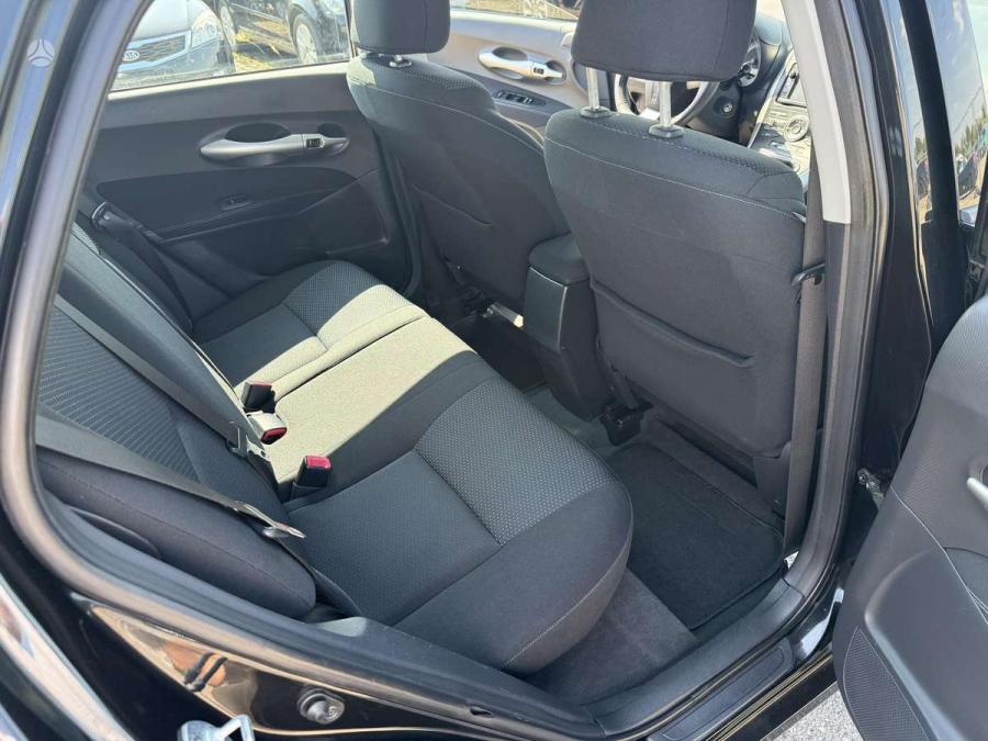 Melns Toyota Auris 2012 Marijampole, ar dzinēja tilpumu 1.60 L un nobraukumu 170 tūkst. km par 4990 €, foto 14 vietnē AUTOMOTO.COM.LV