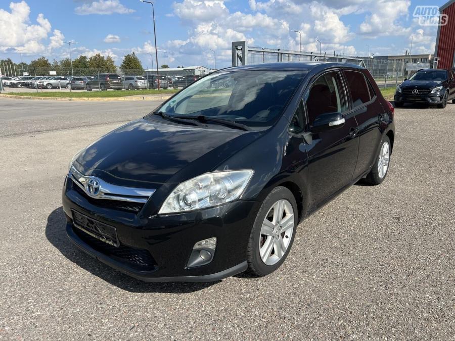 Melns Toyota Auris 2012 Šauļi, ar dzinēja tilpumu 1.80 L un nobraukumu 290 tūkst. km par 6300 €, foto 3 vietnē AUTOMOTO.COM.LV