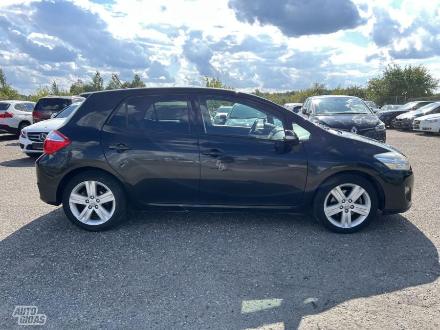Melns Toyota Auris 2012 Šauļi, ar dzinēja tilpumu 1.80 L un nobraukumu 290 tūkst. km par 6300 €, foto 5 vietnē AUTOMOTO.COM.LV