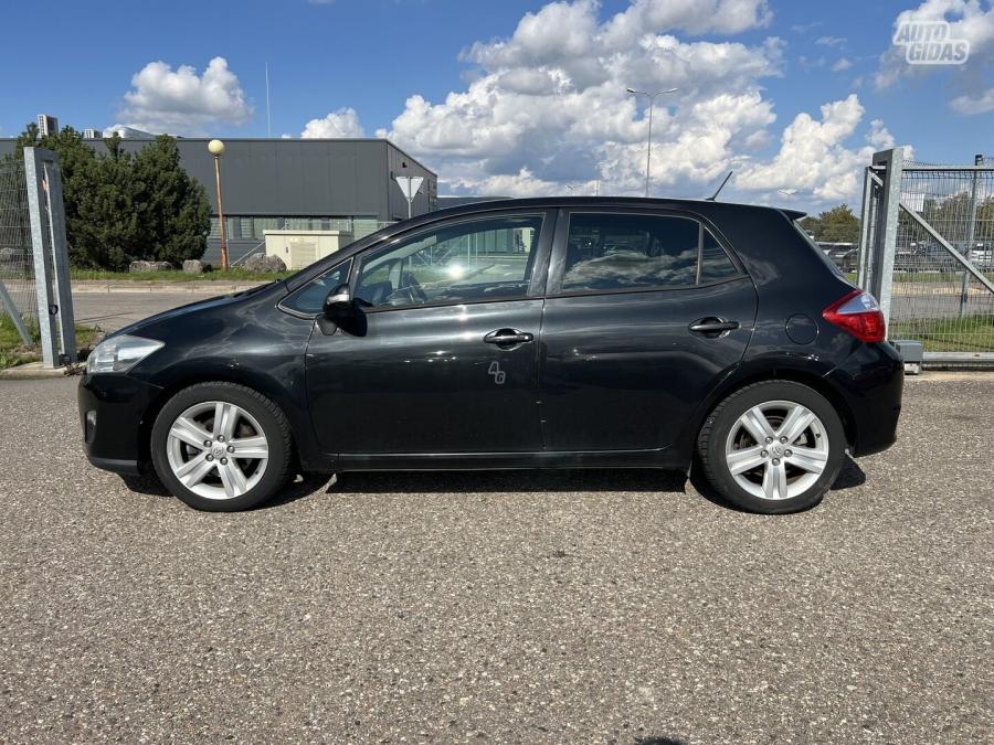 Melns Toyota Auris 2012 Šauļi, ar dzinēja tilpumu 1.80 L un nobraukumu 290 tūkst. km par 6300 €, foto 6 vietnē AUTOMOTO.COM.LV
