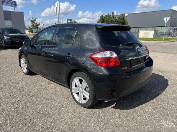 Melns Toyota Auris 2012 Šauļi, ar dzinēja tilpumu 1.80 L un nobraukumu 290 tūkst. km par 6300 €, foto 8 vietnē AUTOMOTO.COM.LV