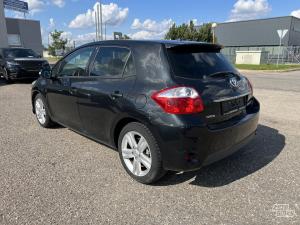 Melns Toyota Auris 2012 Šauļi, ar dzinēja tilpumu 1.80 L un nobraukumu 290 tūkst. km par 6300 €, foto 9 vietnē AUTOMOTO.COM.LV