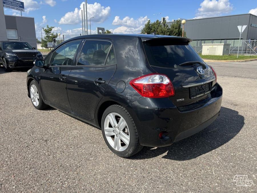 Melns Toyota Auris 2012 Šauļi, ar dzinēja tilpumu 1.80 L un nobraukumu 290 tūkst. km par 6300 €, foto 9 vietnē AUTOMOTO.COM.LV