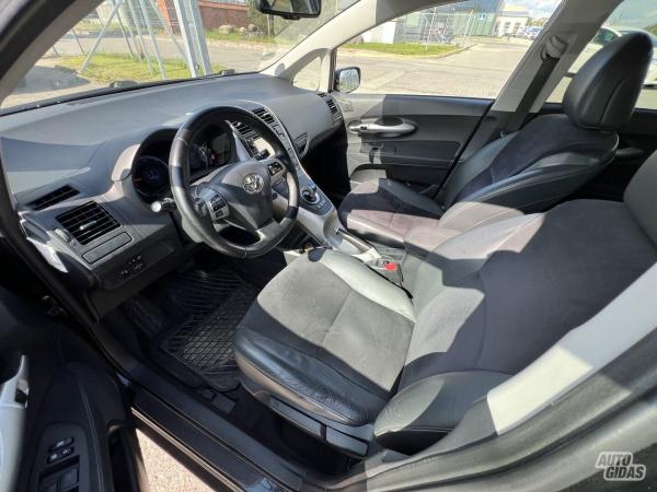 Melns Toyota Auris 2012 Šauļi, ar dzinēja tilpumu 1.80 L un nobraukumu 290 tūkst. km par 6300 €, foto 10 vietnē AUTOMOTO.COM.LV