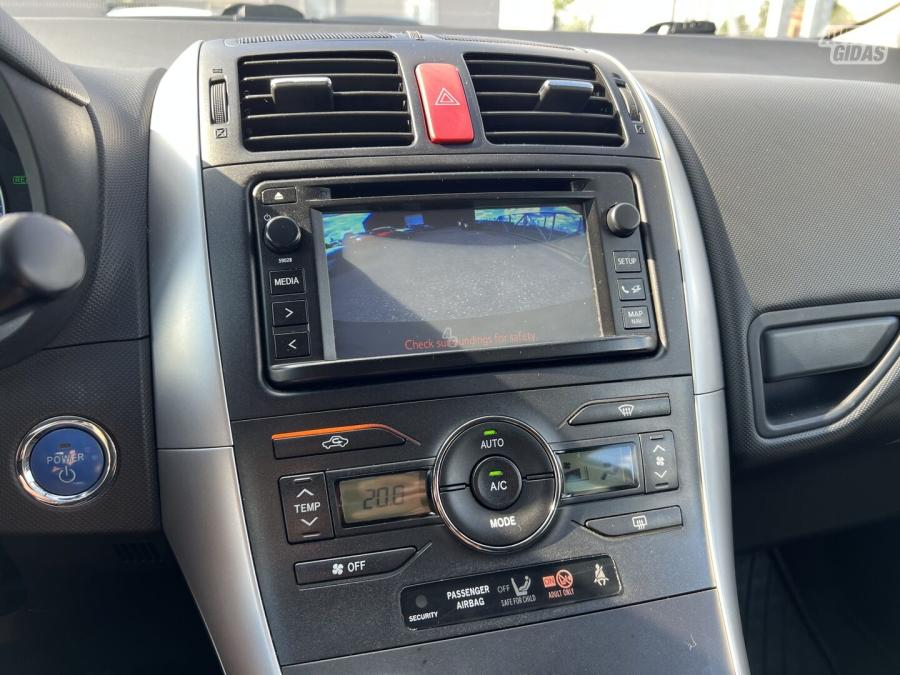 Melns Toyota Auris 2012 Šauļi, ar dzinēja tilpumu 1.80 L un nobraukumu 290 tūkst. km par 6300 €, foto 16 vietnē AUTOMOTO.COM.LV