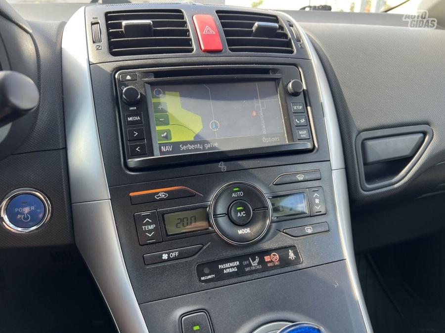 Melns Toyota Auris 2012 Šauļi, ar dzinēja tilpumu 1.80 L un nobraukumu 290 tūkst. km par 6300 €, foto 17 vietnē AUTOMOTO.COM.LV