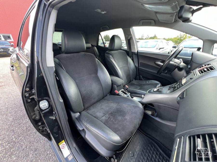 Melns Toyota Auris 2012 Šauļi, ar dzinēja tilpumu 1.80 L un nobraukumu 290 tūkst. km par 6300 €, foto 21 vietnē AUTOMOTO.COM.LV