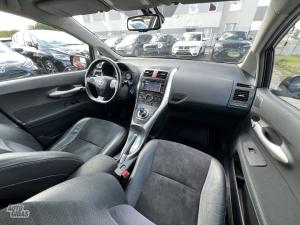 Melns Toyota Auris 2012 Šauļi, ar dzinēja tilpumu 1.80 L un nobraukumu 290 tūkst. km par 6300 €, foto 22 vietnē AUTOMOTO.COM.LV