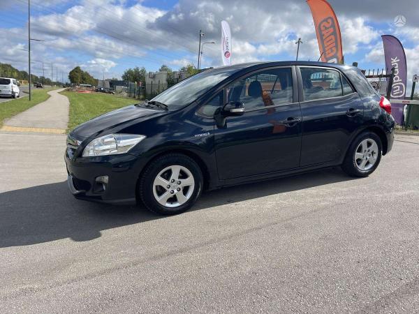 Melns Toyota Auris 2012 Kauņa, ar dzinēja tilpumu 1.80 L un nobraukumu 257 tūkst. km par 5950 €, foto 4 vietnē AUTOMOTO.COM.LV