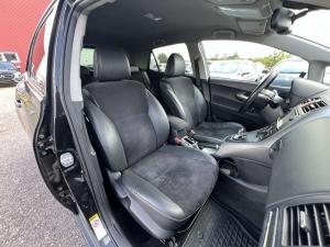 Black Toyota Auris 2012 in Siauliai, with an engine capacity of 1.80 L and mileage of 290 thousand km for 6300 €, photo 20 on AUTOMOTO.COM.LV