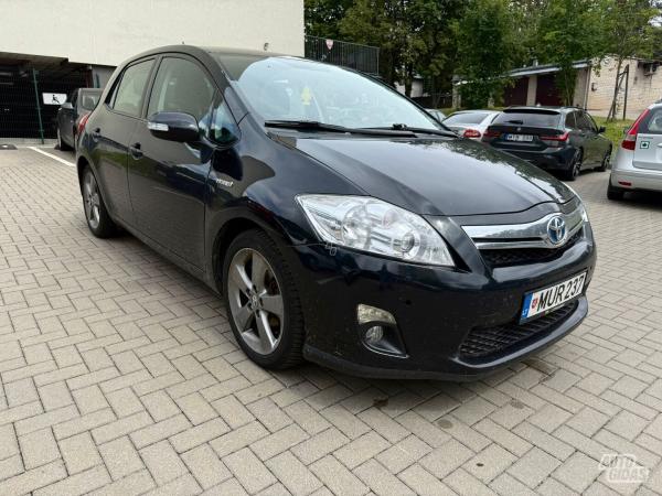 Melns Toyota Auris 2012 Viļņa, ar dzinēja tilpumu 1.80 L un nobraukumu 260 tūkst. km par 6000 €, foto 4 vietnē AUTOMOTO.COM.LV