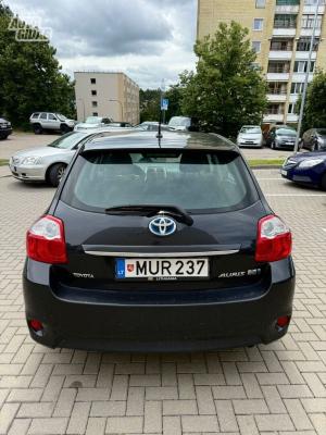 Melns Toyota Auris 2012 Viļņa, ar dzinēja tilpumu 1.80 L un nobraukumu 260 tūkst. km par 6000 €, foto 6 vietnē AUTOMOTO.COM.LV