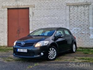 Melns Toyota Auris 2012 Tukums, ar dzinēja tilpumu 1.60 L un nobraukumu 278 tūkst. km par 4700 €, foto 3 vietnē AUTOMOTO.COM.LV