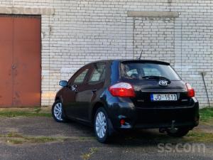 Melns Toyota Auris 2012 Tukums, ar dzinēja tilpumu 1.60 L un nobraukumu 278 tūkst. km par 4700 €, foto 5 vietnē AUTOMOTO.COM.LV