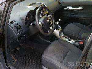 Melns Toyota Auris 2012 Tukums, ar dzinēja tilpumu 1.60 L un nobraukumu 278 tūkst. km par 4700 €, foto 8 vietnē AUTOMOTO.COM.LV
